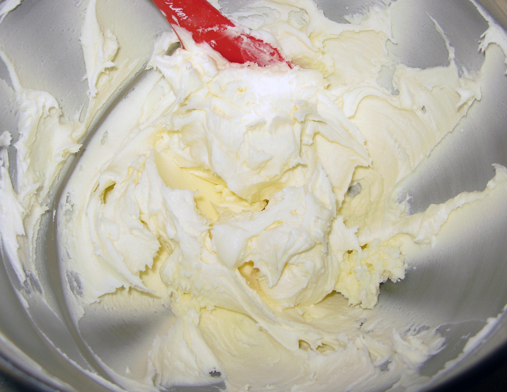 Preakness Black-Eyed Susan Cupcakes | I Wanna Bake!